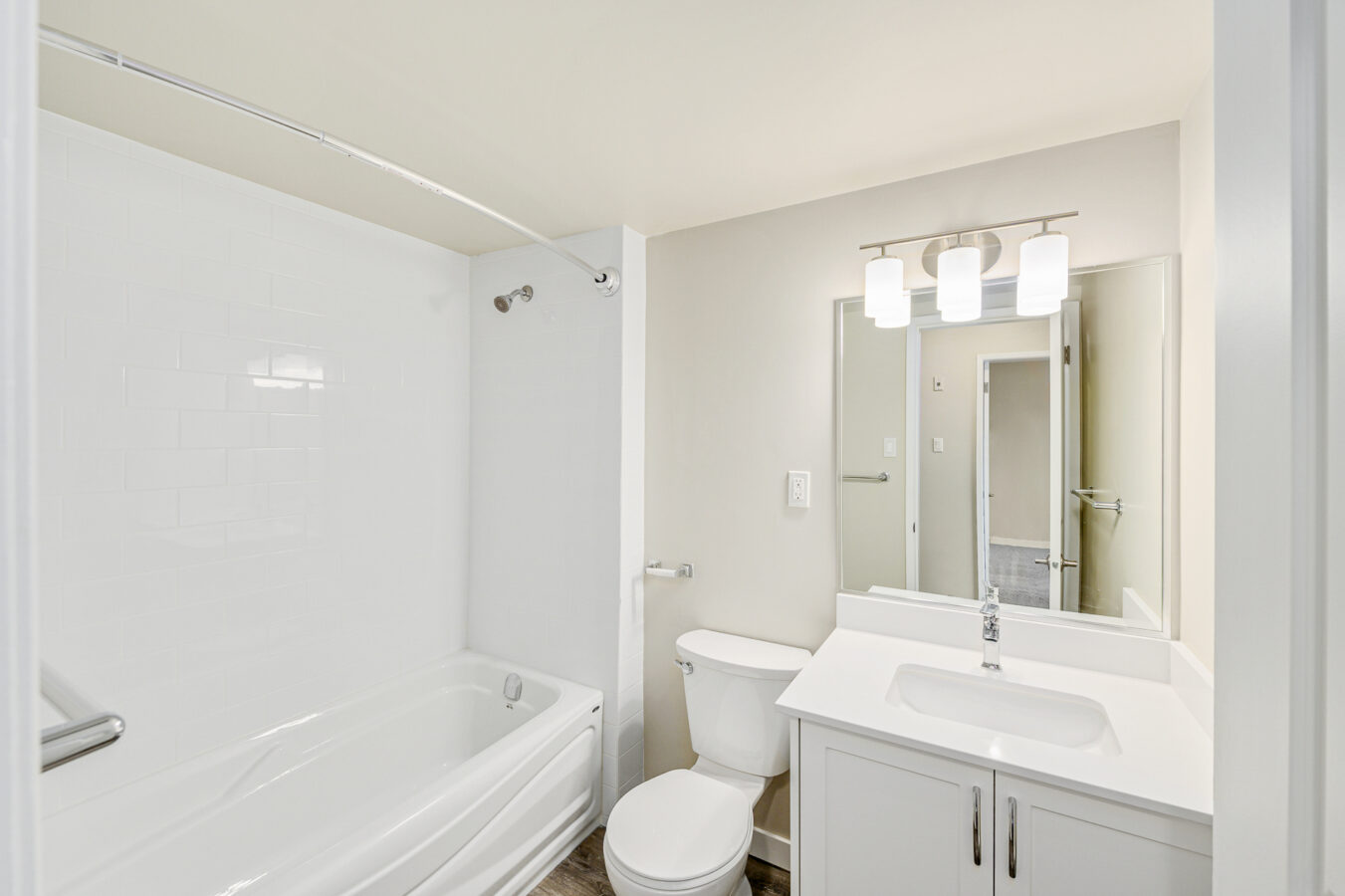 2151 Haultain Street | Apartments in Victoria | Devon Properties